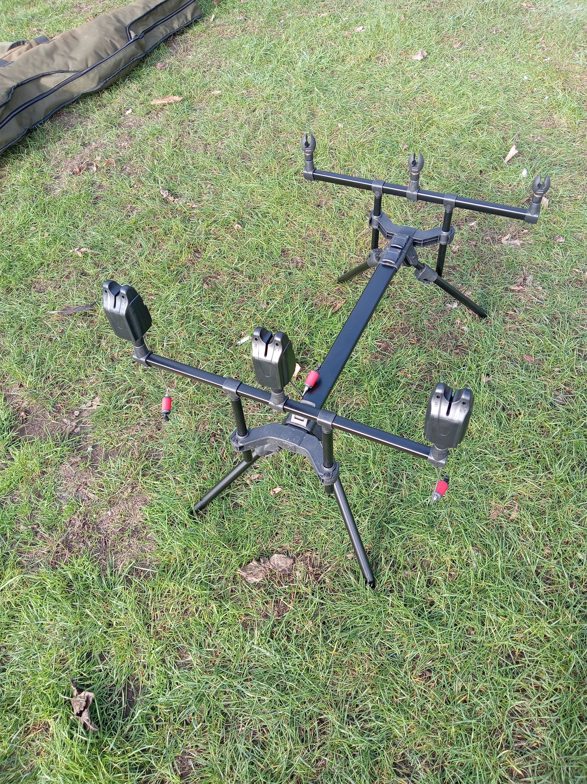 Ex-display bargain! Complete 3-rod NGT Slider Pod outfit inc alarms ...